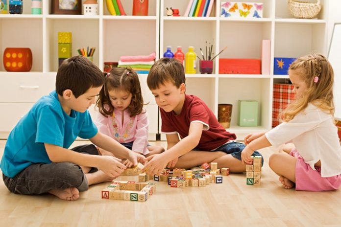 10 Indoor Games That Increase The Intelligence Of Children